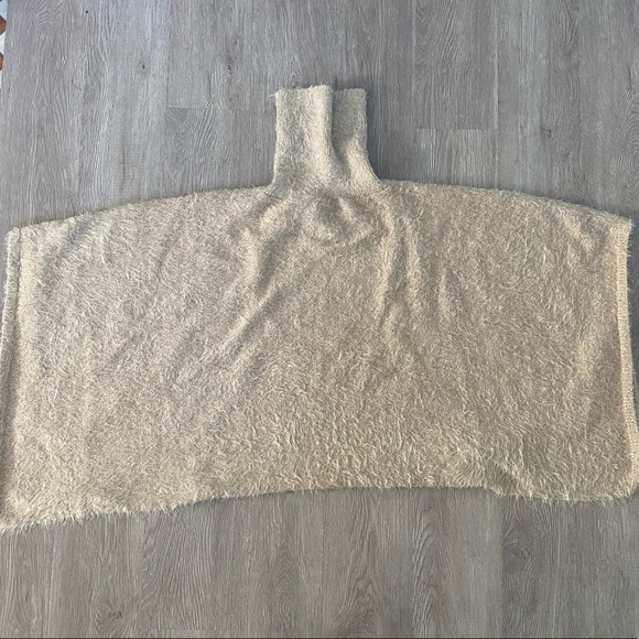 Anthropologie | Sweaters | Anthropologie Akemi Kin Lara Poncho Sweater ...